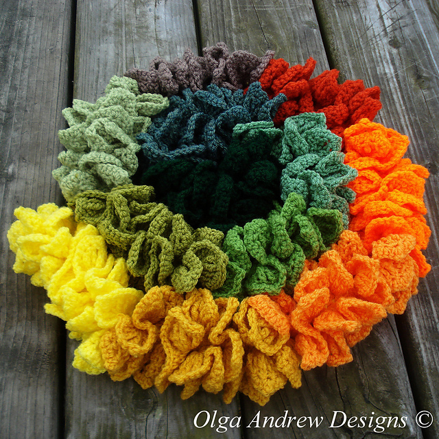 Ravelry: Ruffle spiral scarf 107 pattern by Olga Andrew