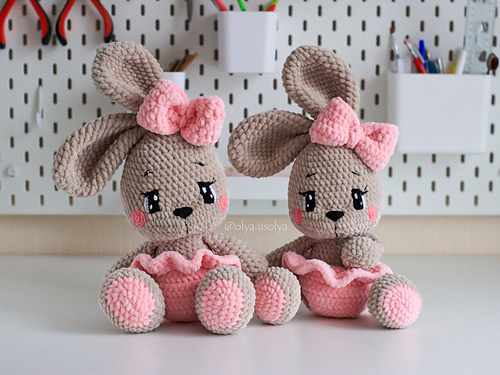 Ravelry: Sweetheart Bunnies pattern by Olya Usoltseva