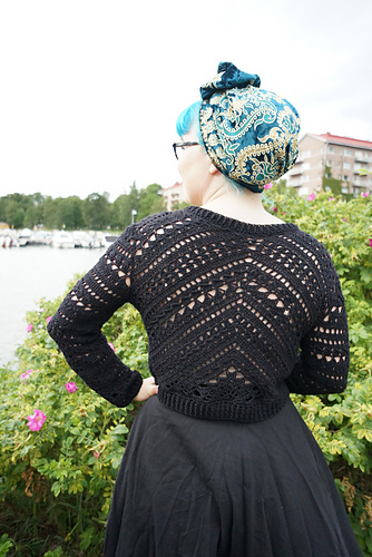 Ravelry: Jacket with triangle and diagonal patterns pattern by ...