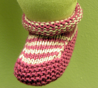 Ravelry: Cragwood's Tinker Tailor Bootees