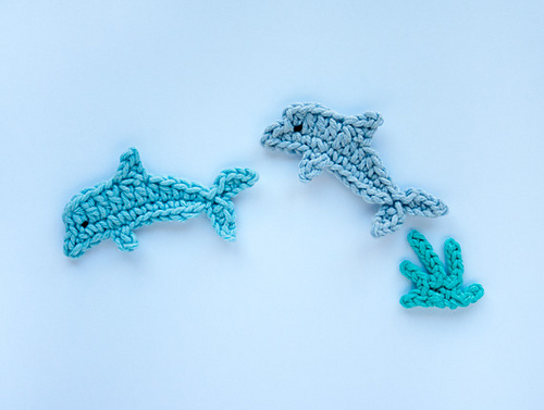 Ravelry: Dolphin Applique pattern by Carolina Guzman