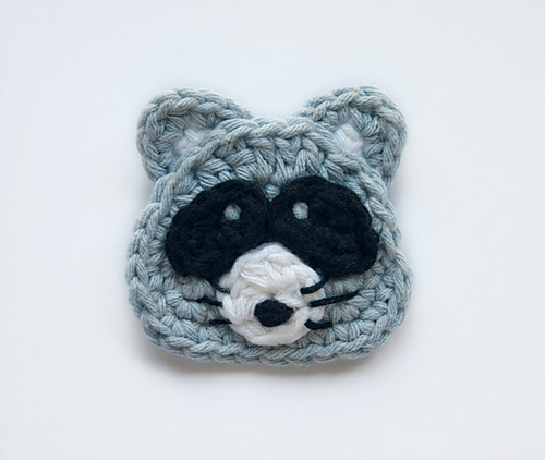 Ravelry: Raccoon Applique pattern by Carolina Guzman