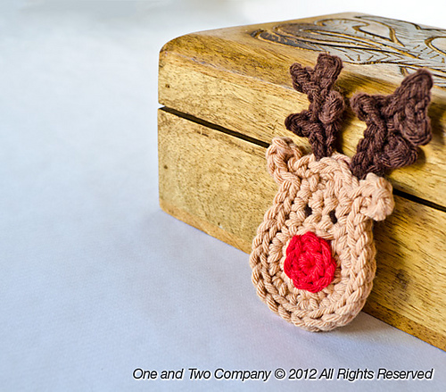 Ravelry: Reindeer Applique pattern by Carolina Guzman
