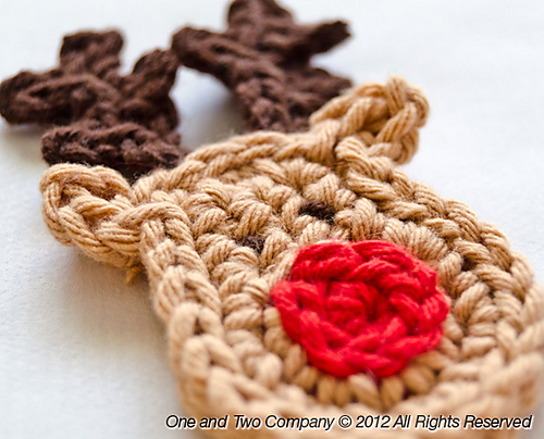 Ravelry: Reindeer Applique pattern by Carolina Guzman