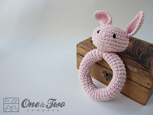 Ravelry: Bunny Rattle pattern by Carolina Guzman