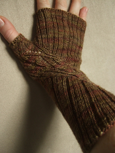 Ravelry: Curlicue pattern by Anna Richardson