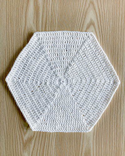 Ravelry: Cotton Hexagon Placemats pattern by Anne Thubron