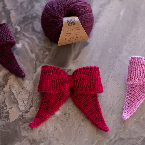 Ravelry: Knit Bow pattern by Kaitlin Barthold