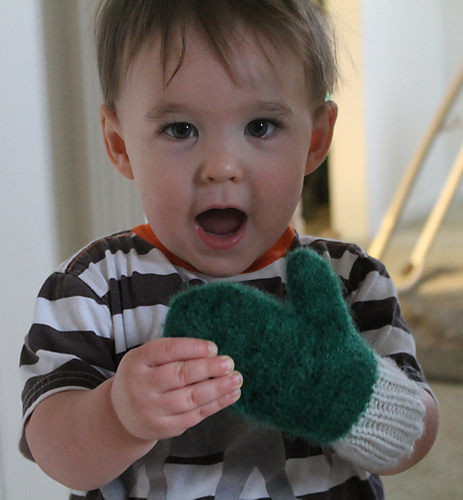 Ravelry: Snow Day Mittens pattern by Melissa Metzbower