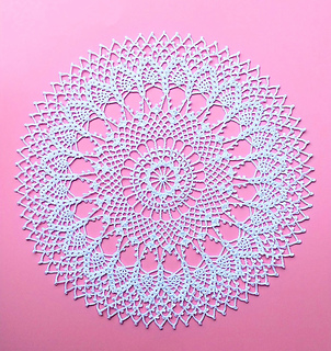 Ravelry: Cover Doily pattern by Kimi Honda （本田 君）