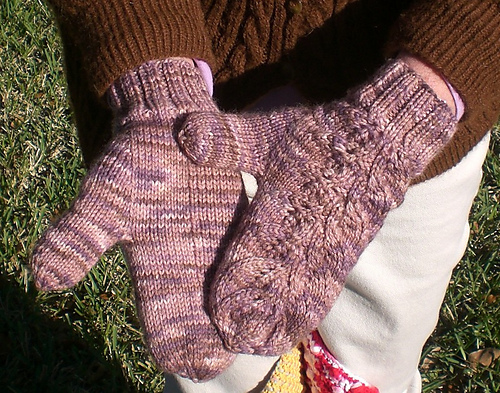 Ravelry: Green Leaf Mittens pattern by Amy Mercer