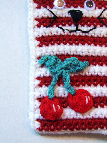 Ravelry: Cherry Kitten - Cat Phone Cosy pattern by paarseorchidee