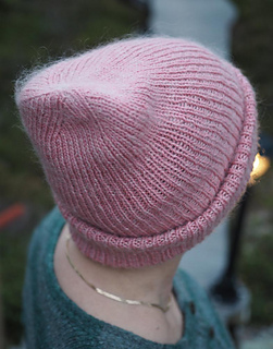 Ravelry: paivis' Iris hat