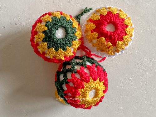 Ravelry: Round Christmas Ornaments pattern by Pamela Kuloba