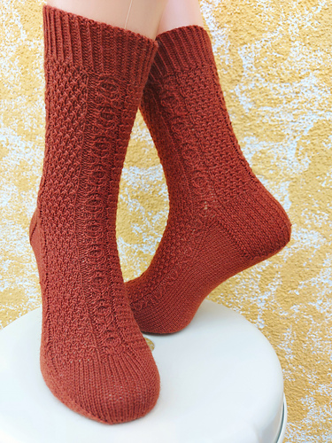 Ravelry: Bogie & Bacall pattern by Linda Pomerenke