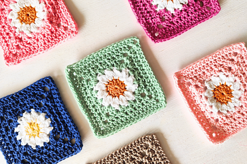 Ravelry: Daisy square pattern by Tidzhen Gyuldzhu