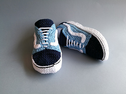 Ravelry: Adult Vans pattern by plushikacrochet