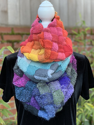Ravelry: Minerva Entrelac Cowl or Scarf pattern by Michele Bernstein