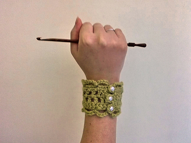 Ravelry: Revolution Cuff Bracelet pattern by peachypaws