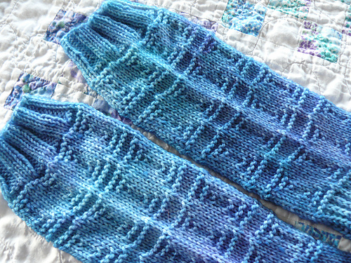 Ravelry: Macho socks pattern by Prague Loop