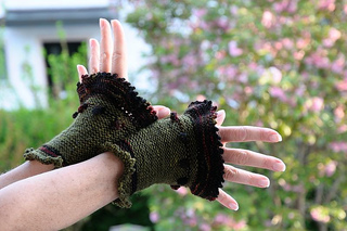 Ravelry: Nessie Armstulpen pattern by Anja Karina Kloth