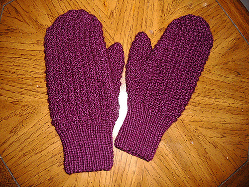 Ravelry: Mittens to Match Hermione's Deathly Hallows Hat pattern by ...