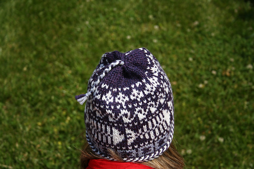 Ravelry: Fishbones Skull Cap pattern by Lisa McFetridge