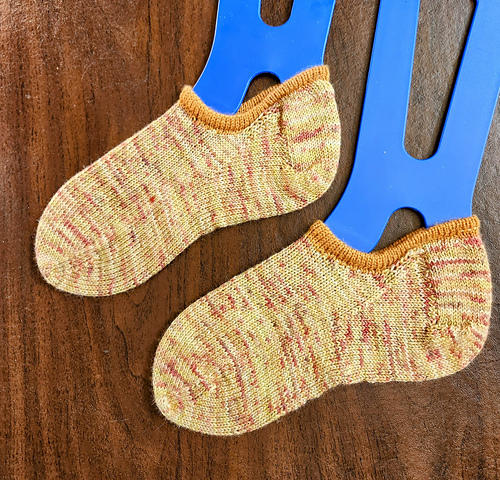Ravelry: Sneaker Socks Melanie pattern by Stefanie Bold