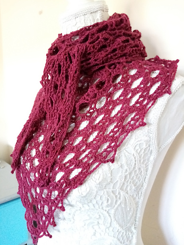 Ravelry: Paws for Thought Shawl pattern by Zoe Clements