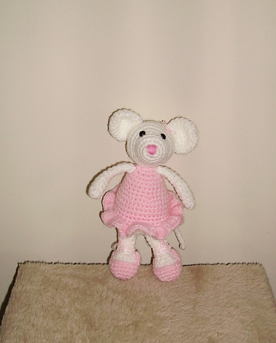 Ravelry: Ballerina Mouse pattern by Julie Erskine
