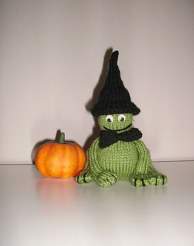 Ravelry: The Witch's Frog pattern by Phoeny