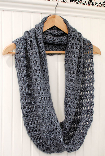 Ravelry: Mobius Infinity Scarf / Wrap pattern by Kara Gunza
