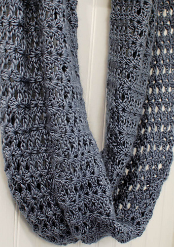 Ravelry: Mobius Infinity Scarf / Wrap pattern by Kara Gunza