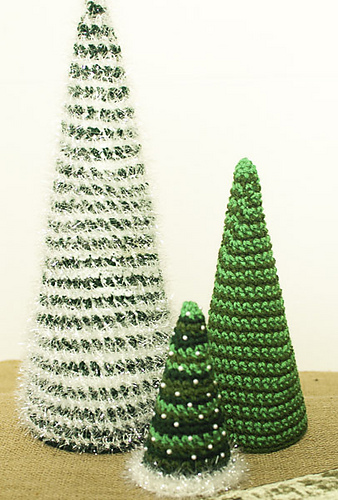 Ravelry: Cone Christmas Trees pattern by Kara Gunza