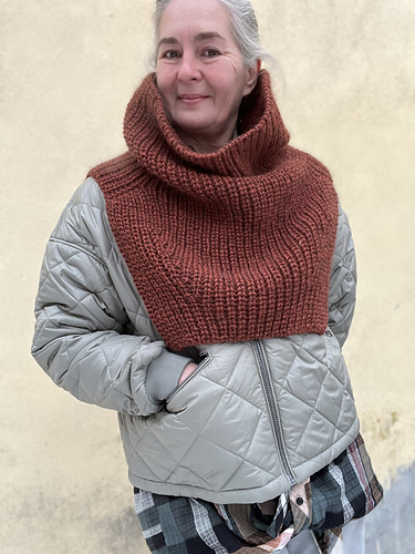 Ravelry: Gujo collar pattern by aegyoknit, by Karoline Skovgaard Bentsen
