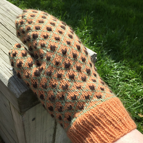 Ravelry: ♥ It's a Snow Day! mittens pattern by bunnymuff - Mona Zillah