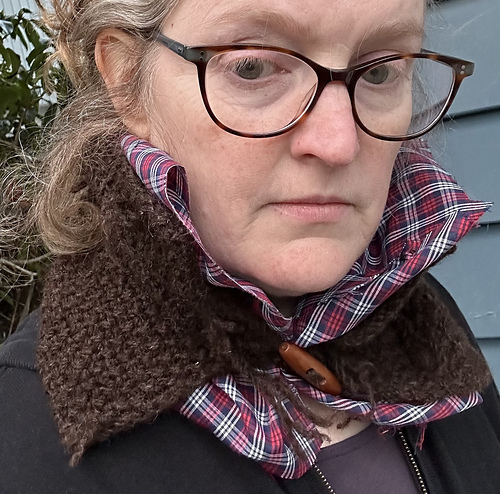 Ravelry: Knotted Bark Neck Cuff pattern by Flora Kennedy