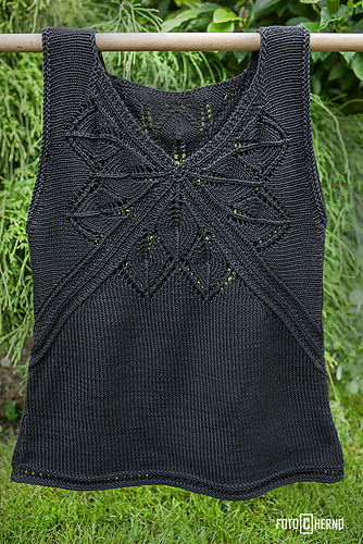 Ravelry: 170-4 Butterfly Heart Top pattern by DROPS design