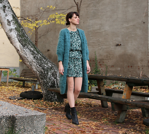 Ravelry: Fuzzy Dot coat / Fuzzy dottekåpe pattern by Anna Enge