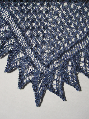 Ravelry: Tonava kolmiohuivi pattern by Pirjo Brax