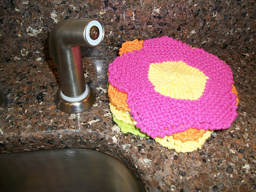 Ravelry: Small Flower Dishcloth or Washcloth pattern by Diane Haworth