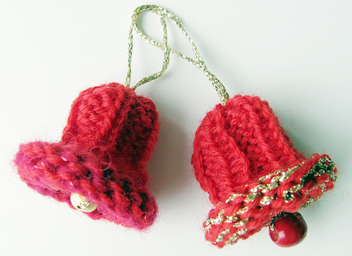 Ravelry: Knitted bell Christmas tree decoration pattern by Tuula Maaria
