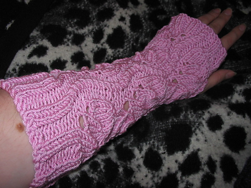 Ravelry: Fingerless Mittens pattern by Zabeth Loisel-Weiner