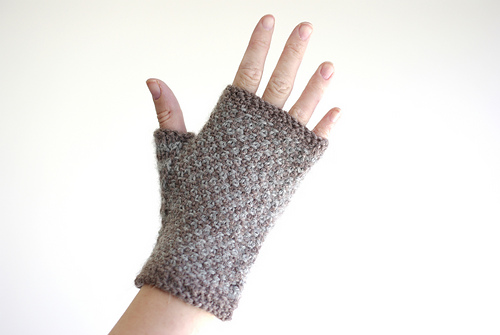 Ravelry: Linen Stitch Gloves pattern by Nyss Parkes