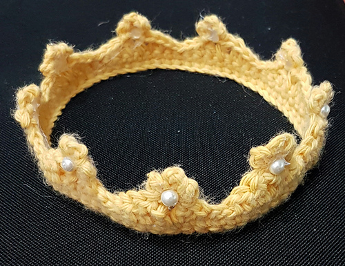 Ravelry: Easy Adjustable Crown pattern by Jessica Yoak