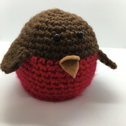 Ravelry: Robin Chocolate Orange Cosy pattern by Melanie Richens