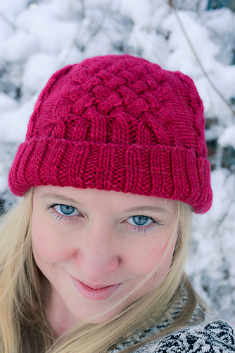 Ravelry: MOGUL pattern by Gabrielle Danskknit
