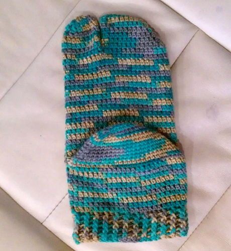 Ravelry: Split-Toe Tabi Socks pattern by Pam Daley