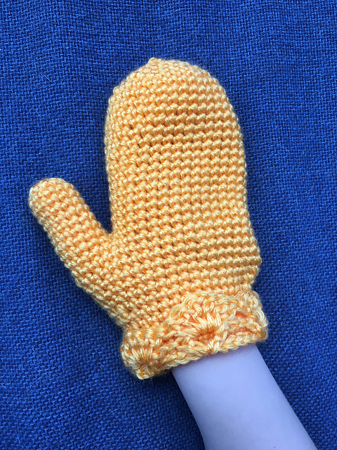 Ravelry: Bomb Shell Mittens pattern by Patti French