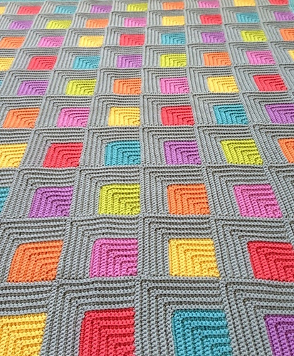 Ravelry: Illusion Throw pattern by Poppy & Bliss (Michelle Robinson)